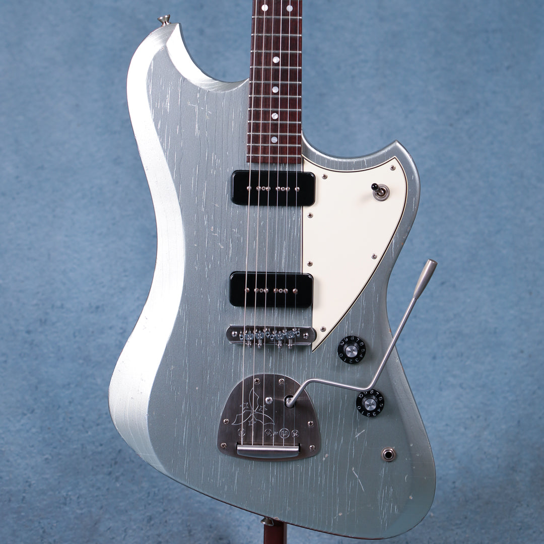 Novo Voltur J Light Distress Electric Guiatr - Ice Blue Metallic — DWmusic